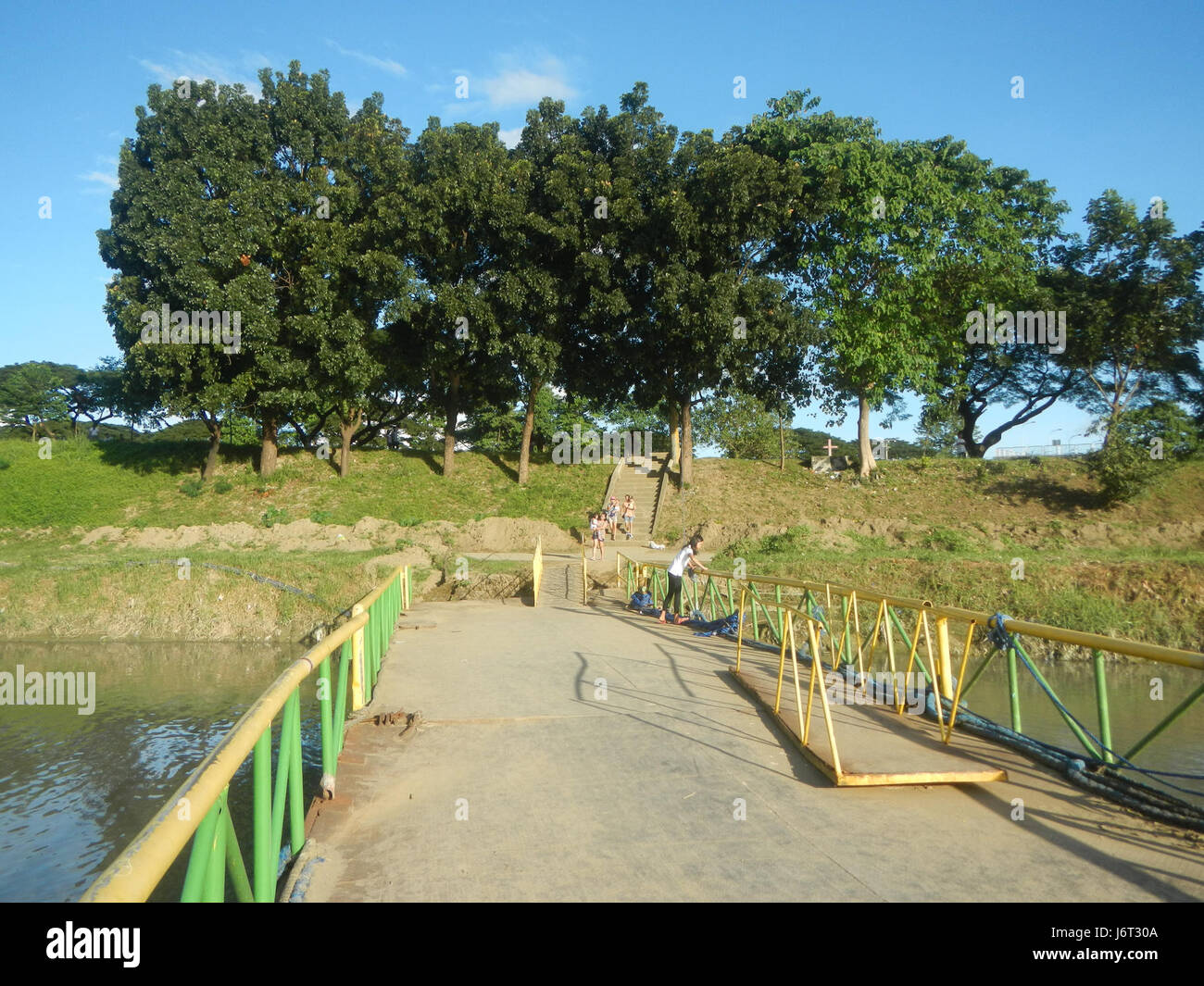 0611 Barangka SM City LRT Line 21 Marcos Bridge Marikina Riverbanks ...
