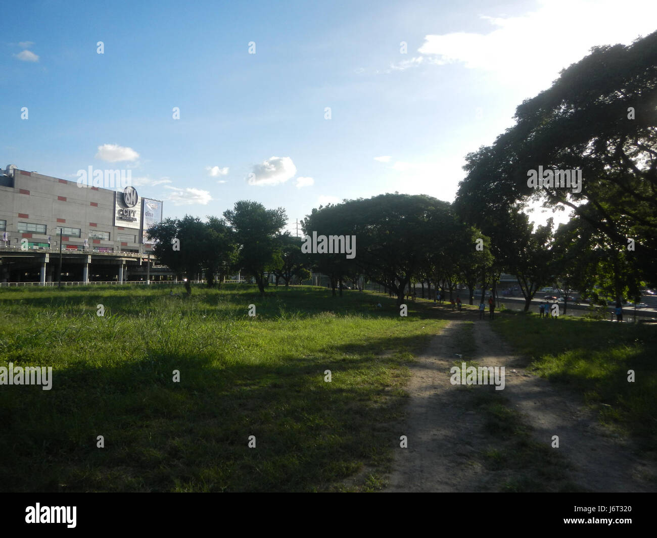 This image depicts the Marikina Riverbanks Park near Barangka, with LRT ...
