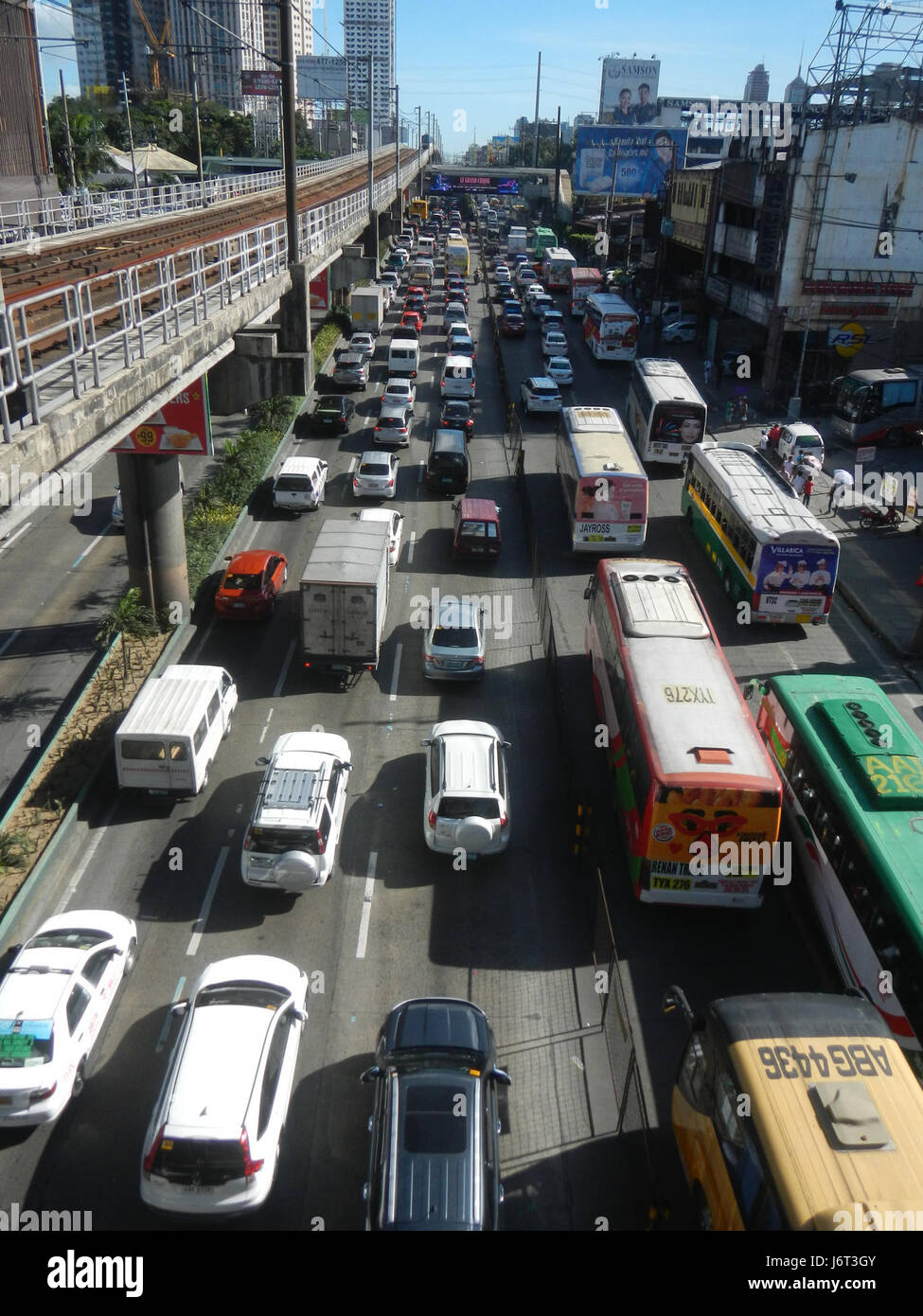09520 Gateway Mall Araneta Center Smart Araneta Coliseum EDSA MRT LRT ...