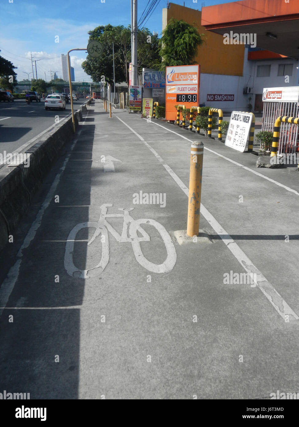 Cycling pedestrian lanes along hi-res stock photography and images - Alamy