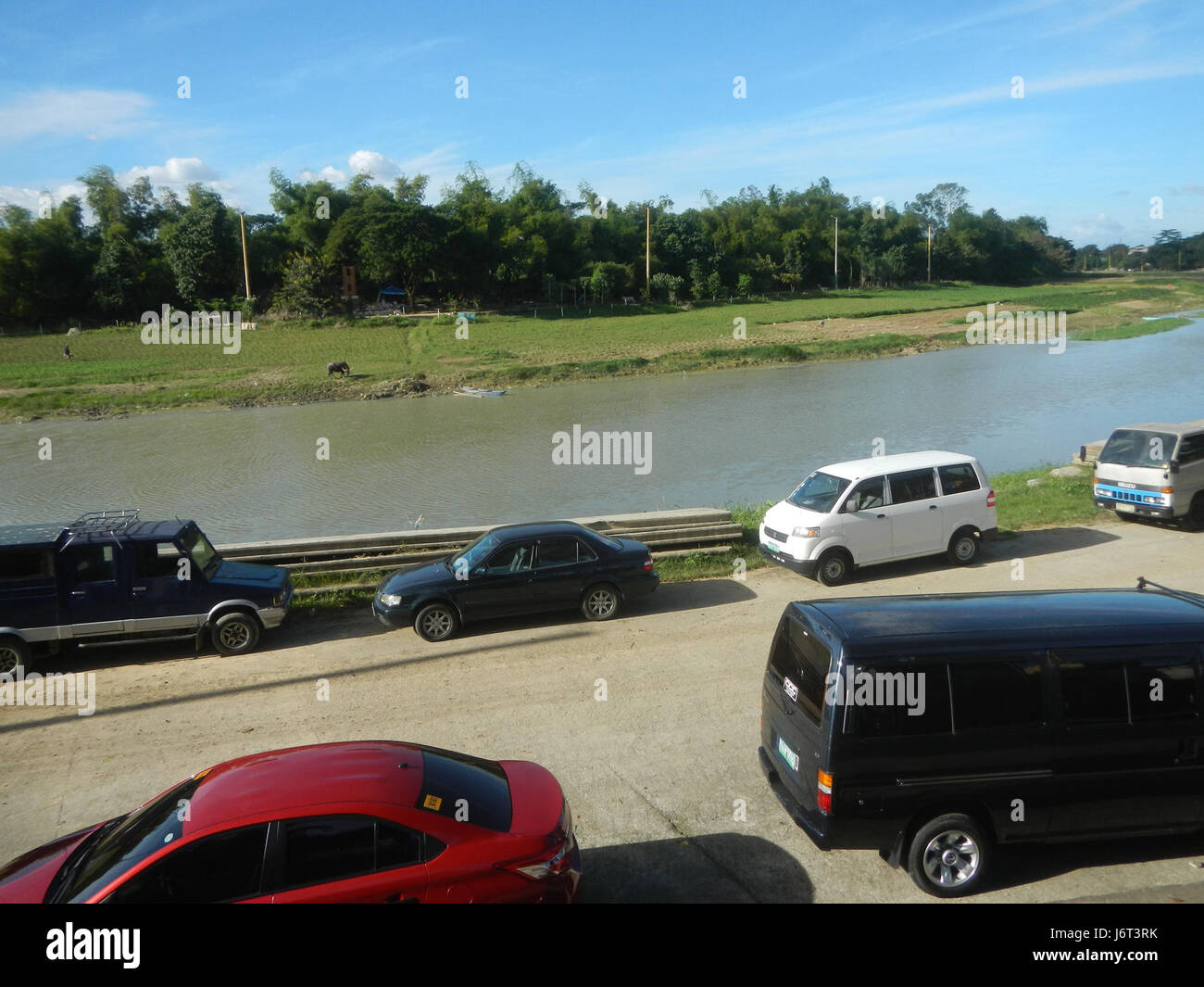 Calumpang Streets in Marikina, alongside the Marikina River Park, form ...