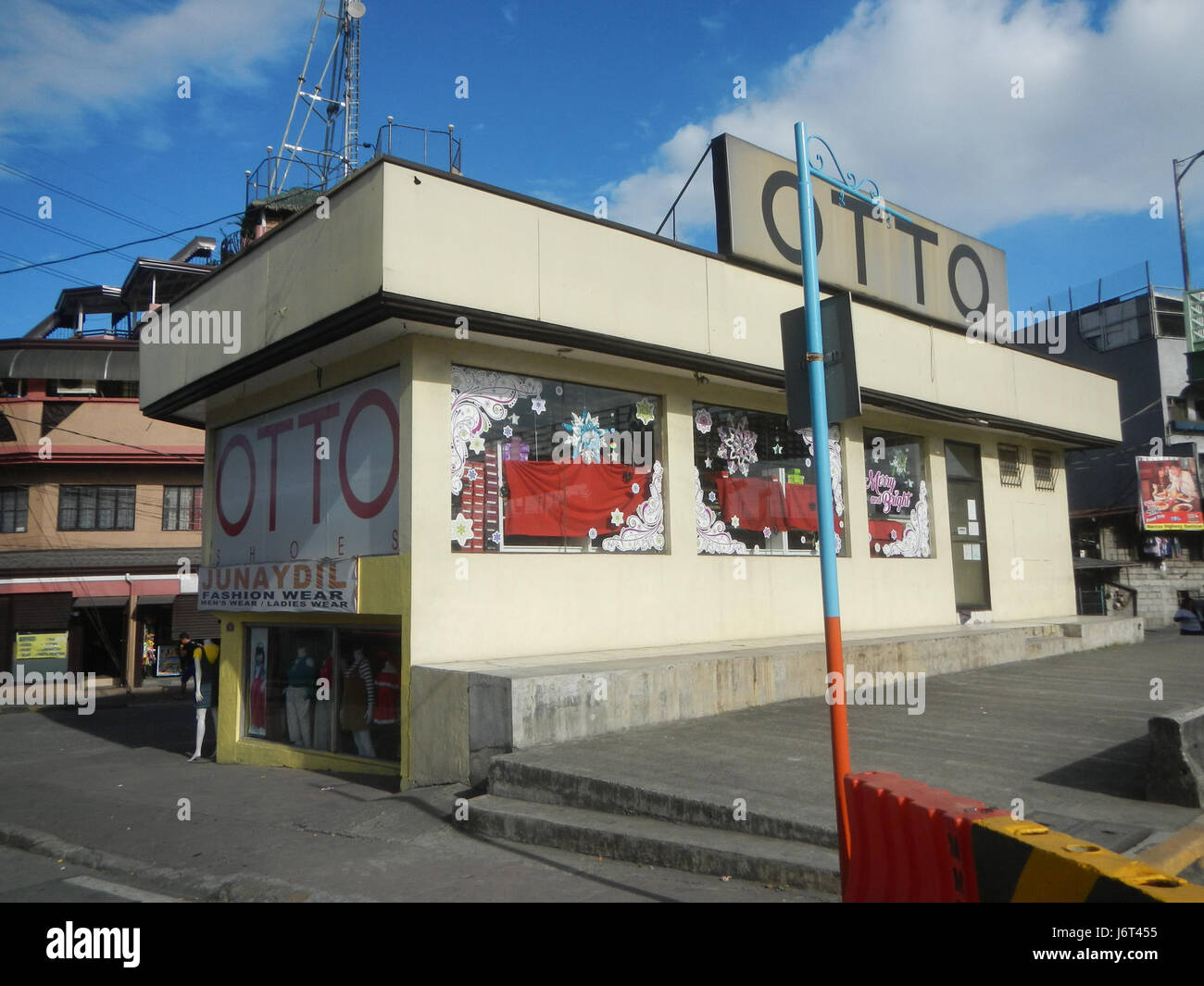 08182 Barangay Calumpang Streets Marikina City 03 Stock Photo - Alamy