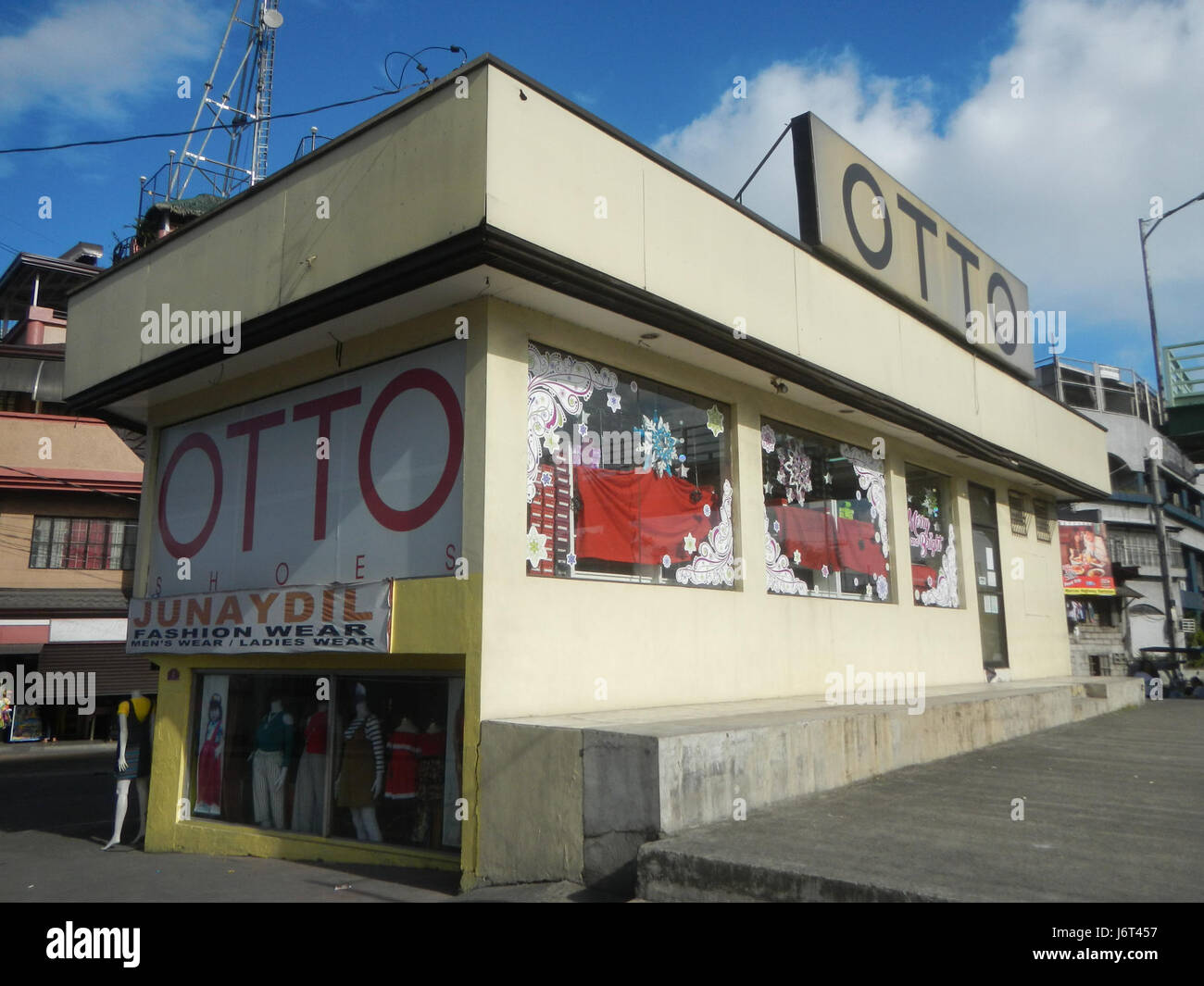 08182 Barangay Calumpang Streets Marikina City 04 Stock Photo - Alamy