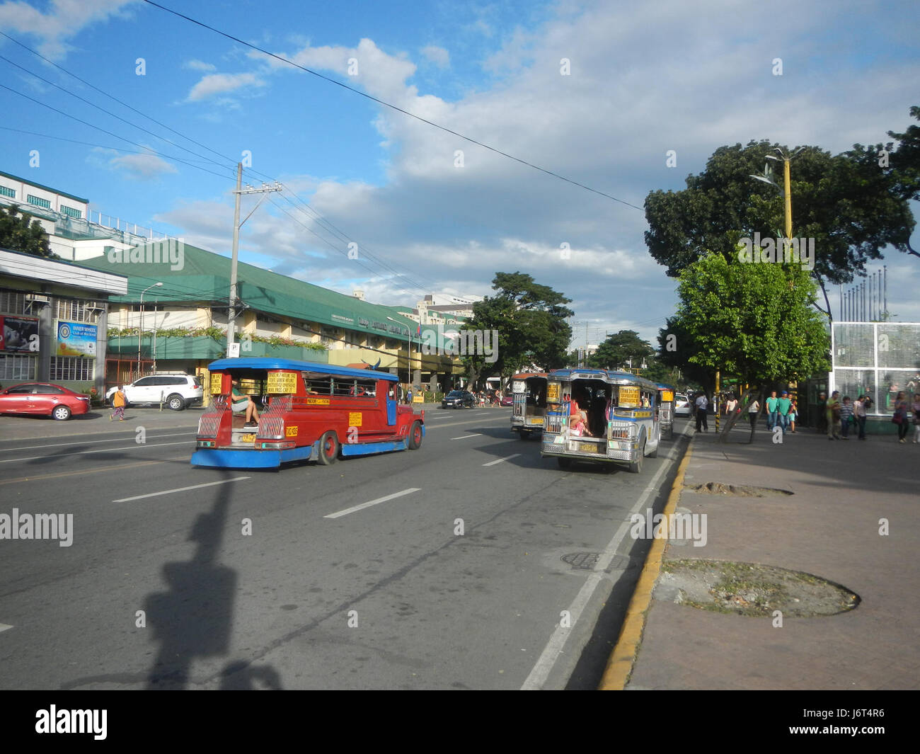 Sumulong Highway intersects with Shoe Avenue in Marikina City, near the ...