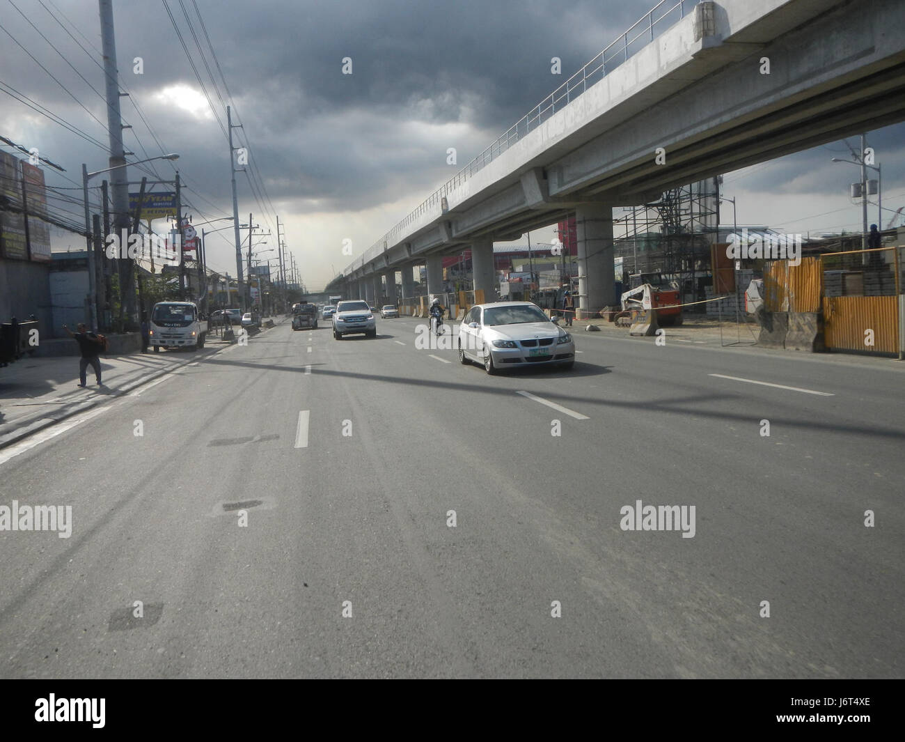 08918 Landscape of Manila MRT Line 9 Santolan LRT Station - Emerald LRT ...