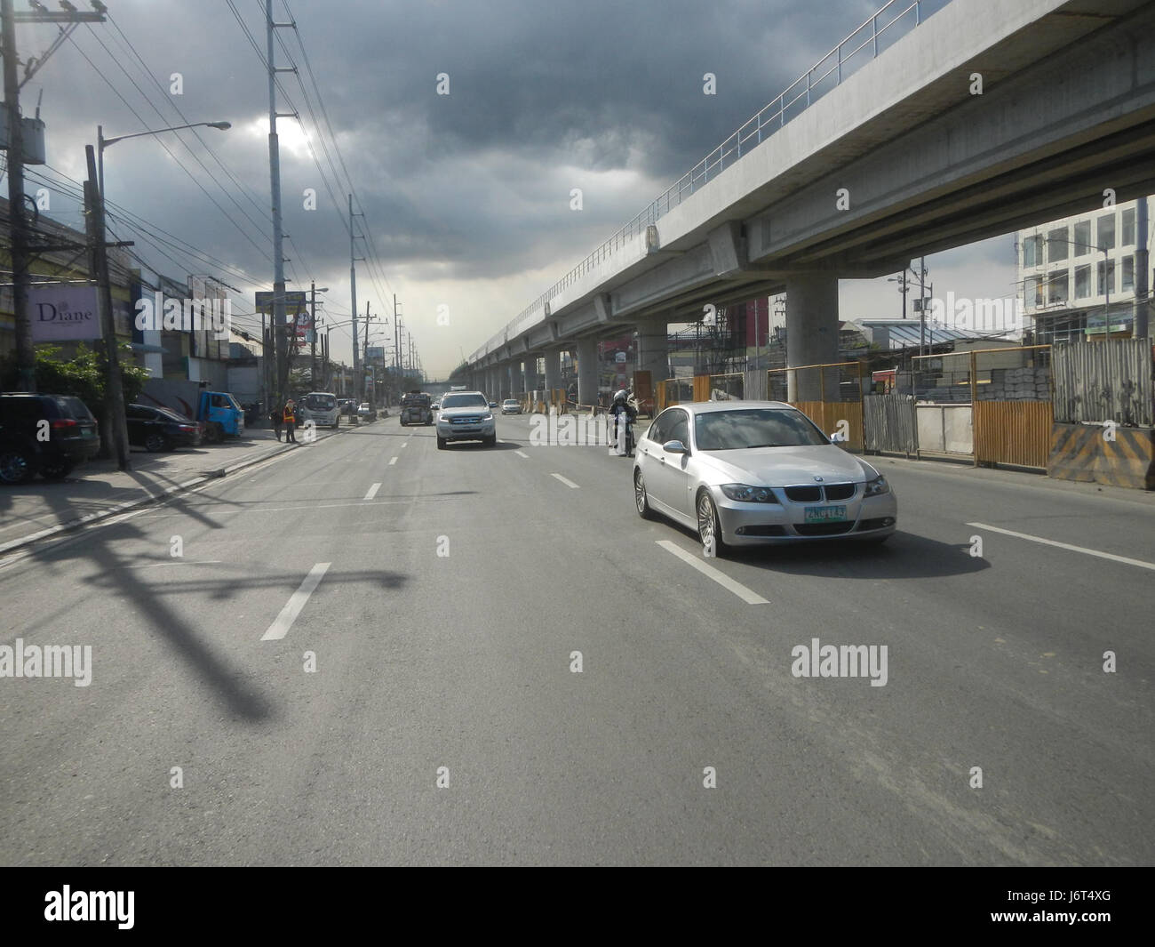 08918 Landscape of Manila MRT Line 10 Santolan LRT Station - Emerald ...