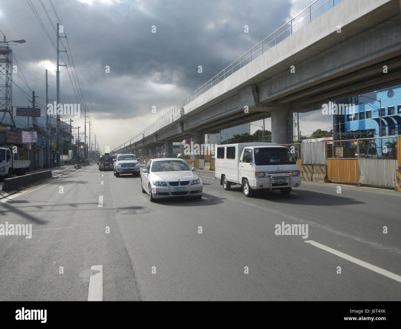 08918 Landscape of Manila MRT Line 13 Santolan LRT Station - Emerald ...