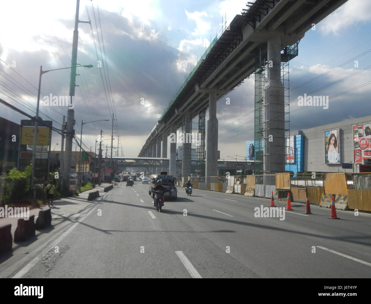 08945 Landscape of Manila MRT Line 17 Santolan LRT Station - Emerald ...