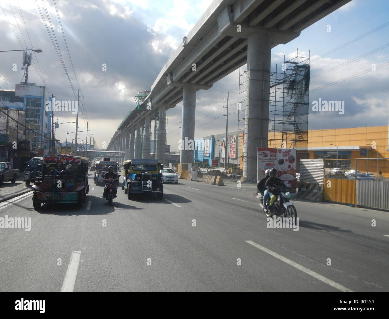 Manila metro rail transit system hi-res stock photography and images ...