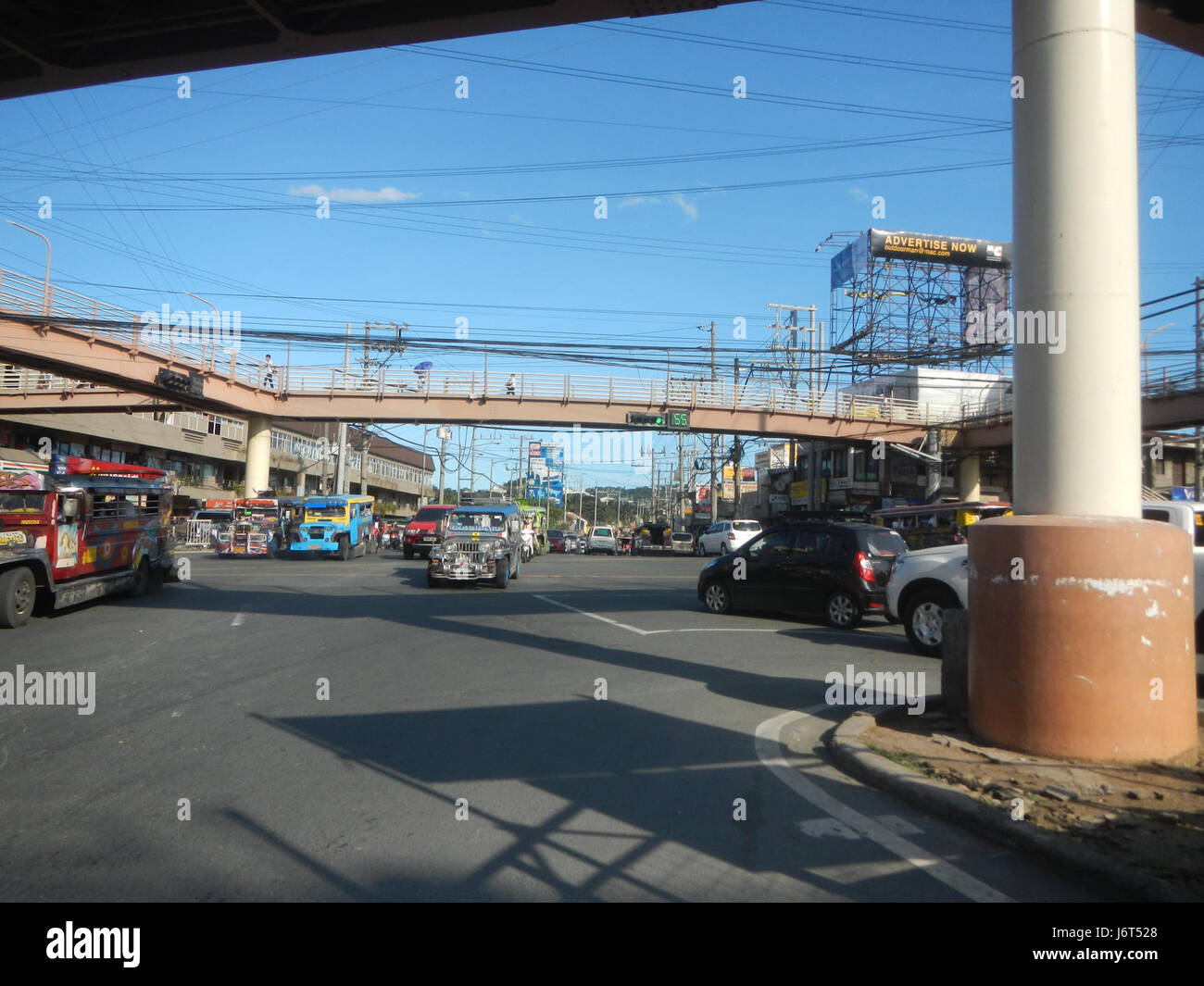 The Masinag Mayamot Pedestrian Footbridge in Antipolo City connects ...