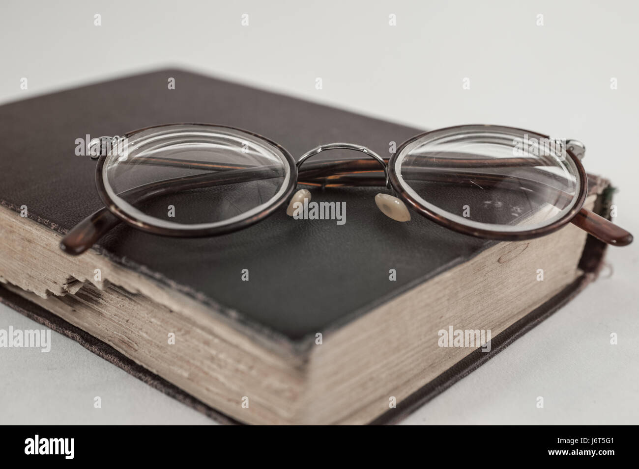 Old aged book close hi-res stock photography and images - Alamy