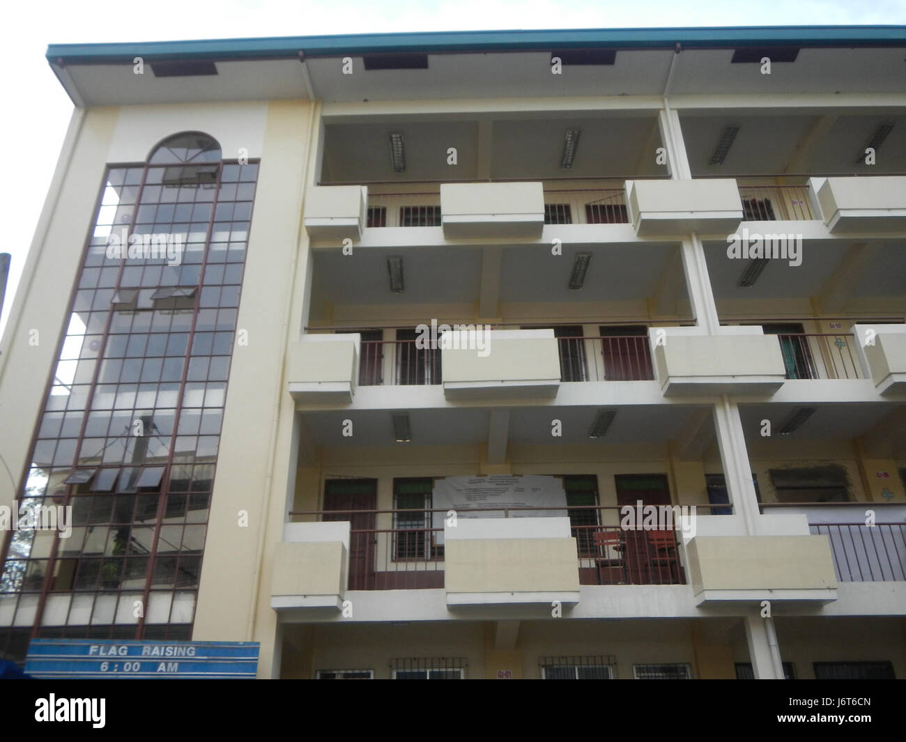 0549 Barangay Poblacion Mandaluyong City High School 18 Stock Photo - Alamy