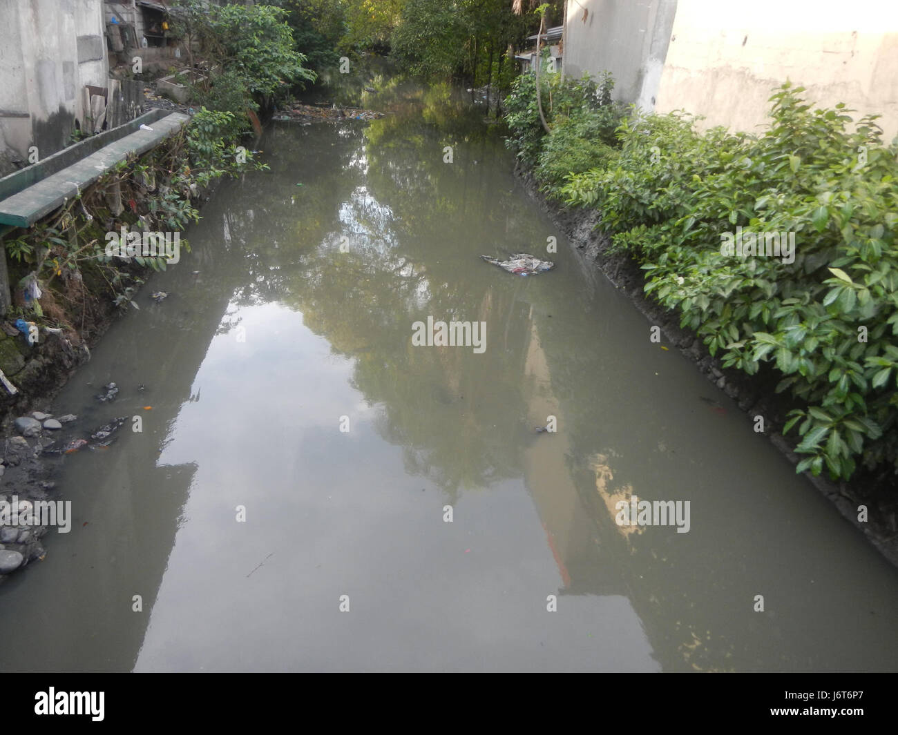 The General Kalentong Street Bridge spans Creek in Mandaluyong City ...