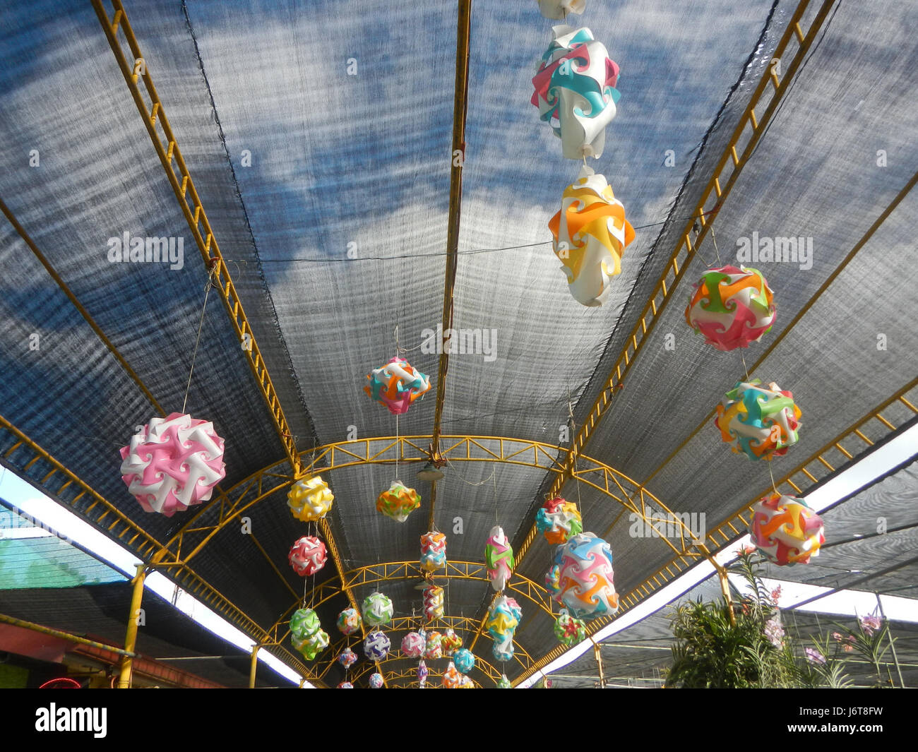 The Golden Bloom Orchids Jigsaw Lamps are a unique craft from Maginao ...