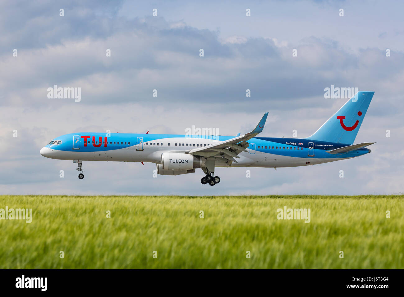 TUI Boeing 757-200 registration G-OOBB landing on May 21st 2017 at ...