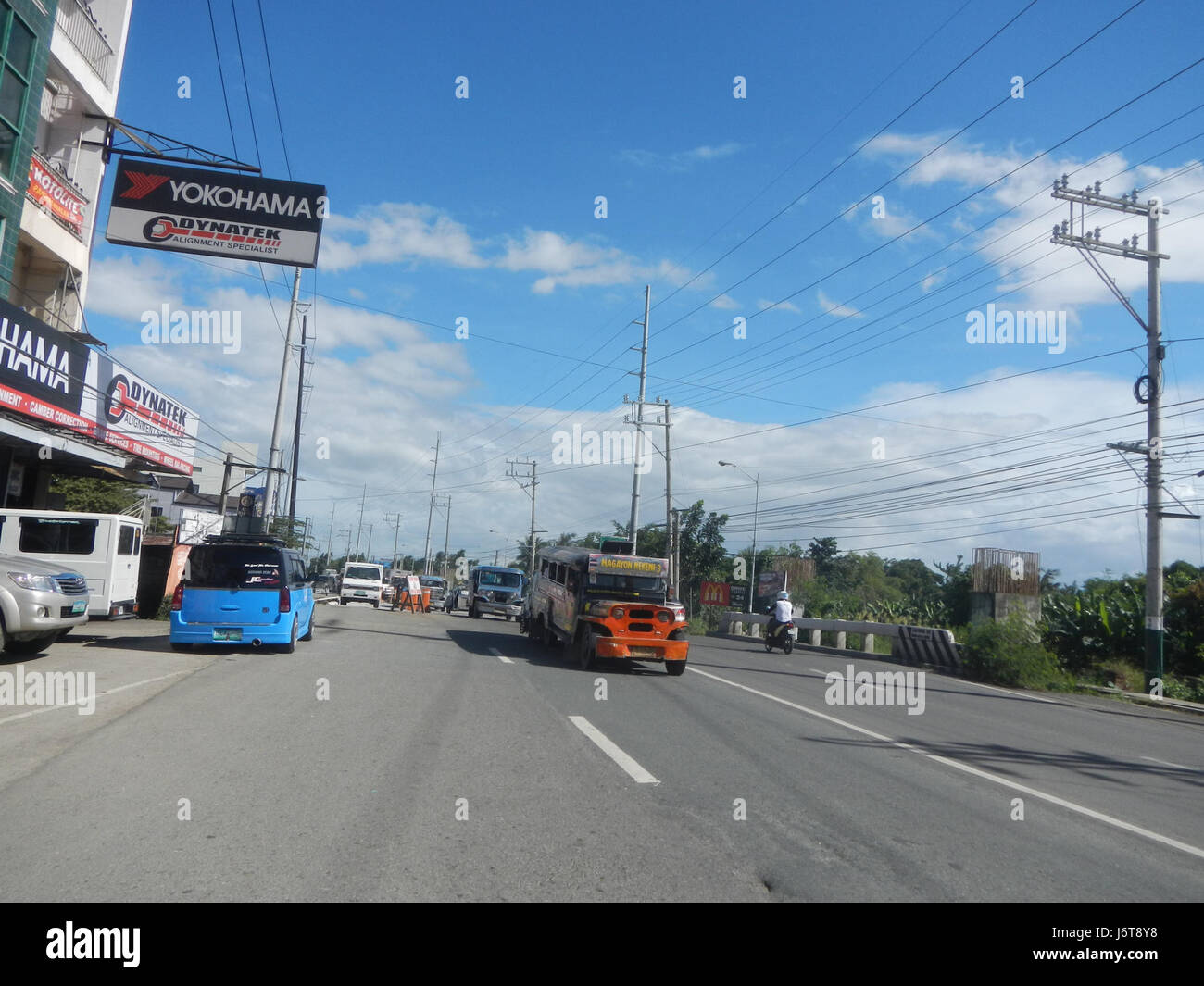 The section of MacArthur Highway running through Malolos and Guiguinto ...