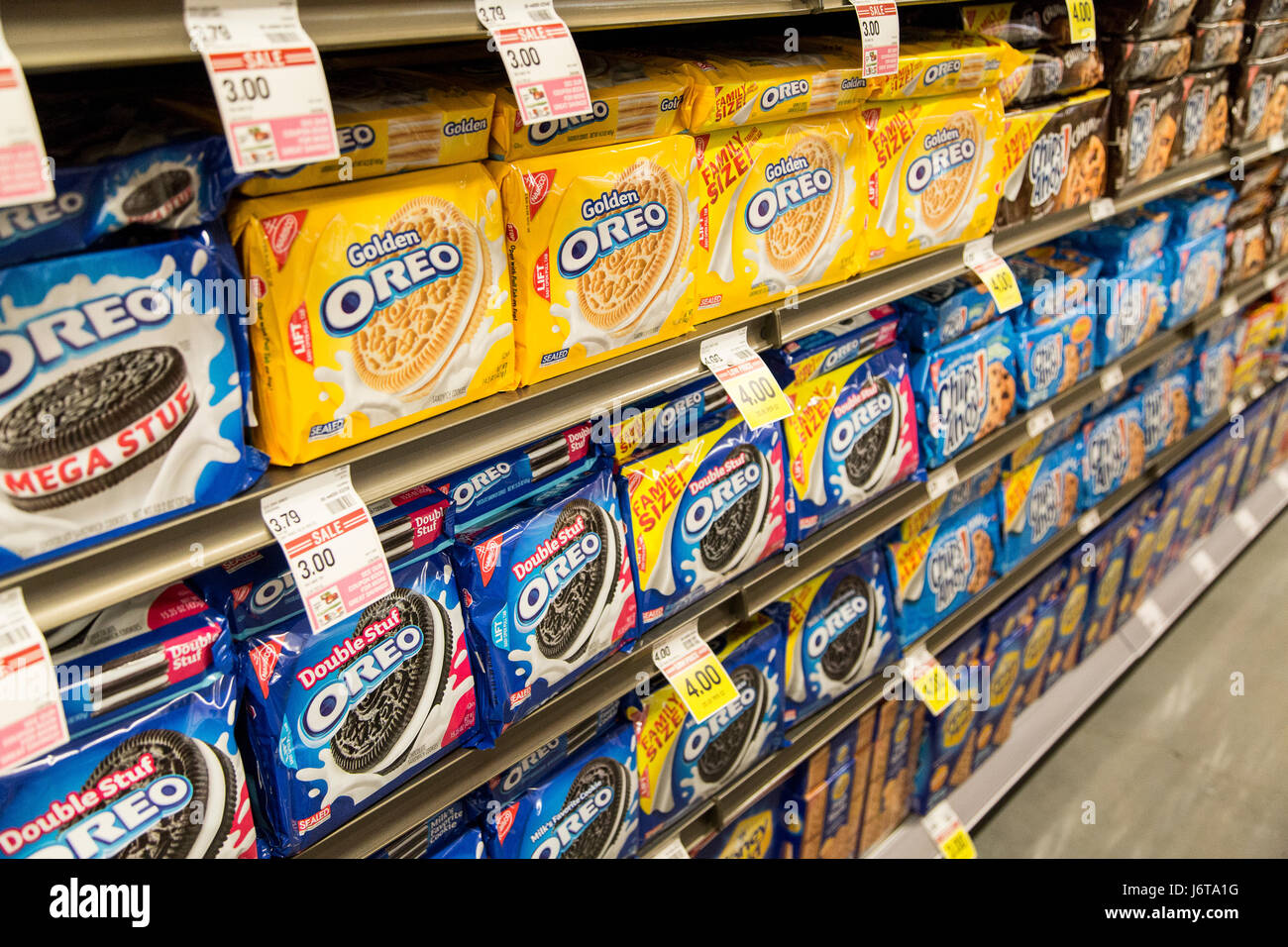 An end cap display of Betty Crocker brand boxed cake mix in a grocery ...