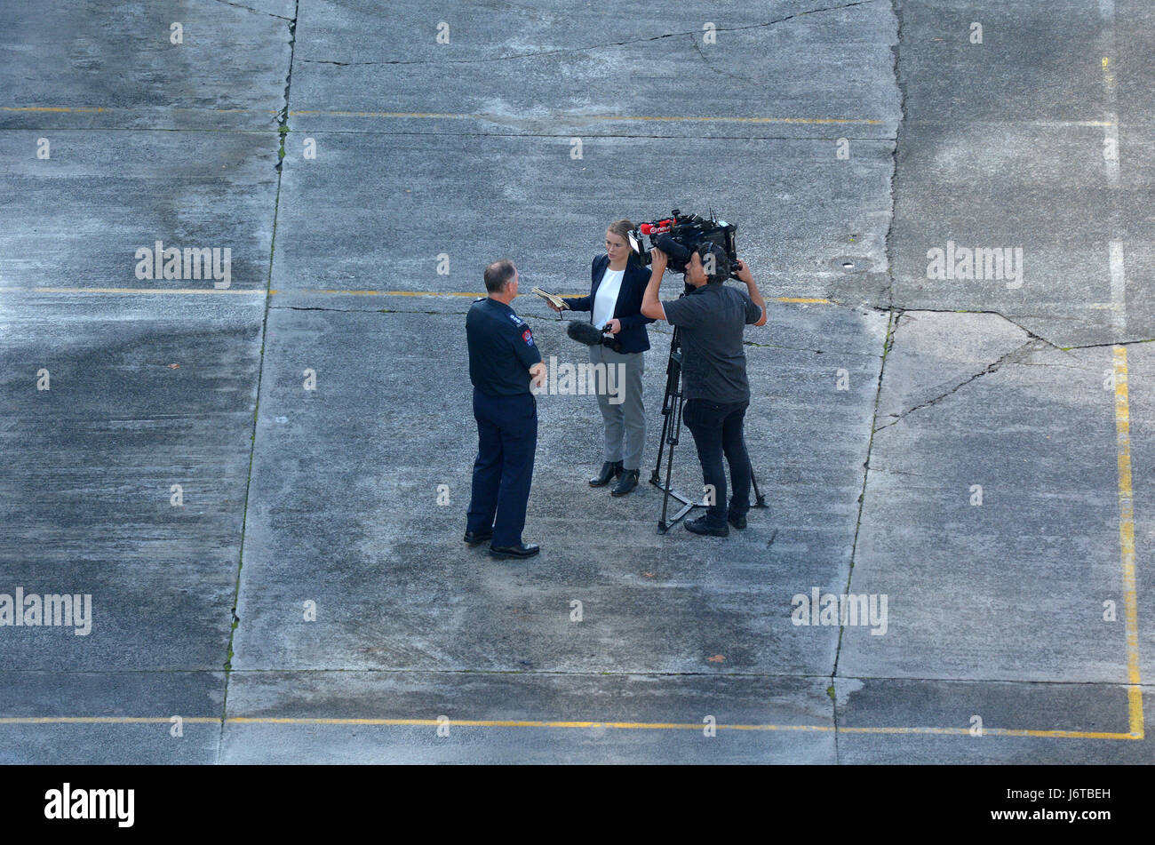 Female Woman Reporter Reporting High Resolution Stock Photography and ...
