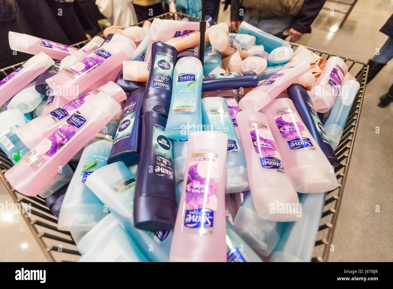 Shampoo bottles hi-res stock photography and images - Alamy