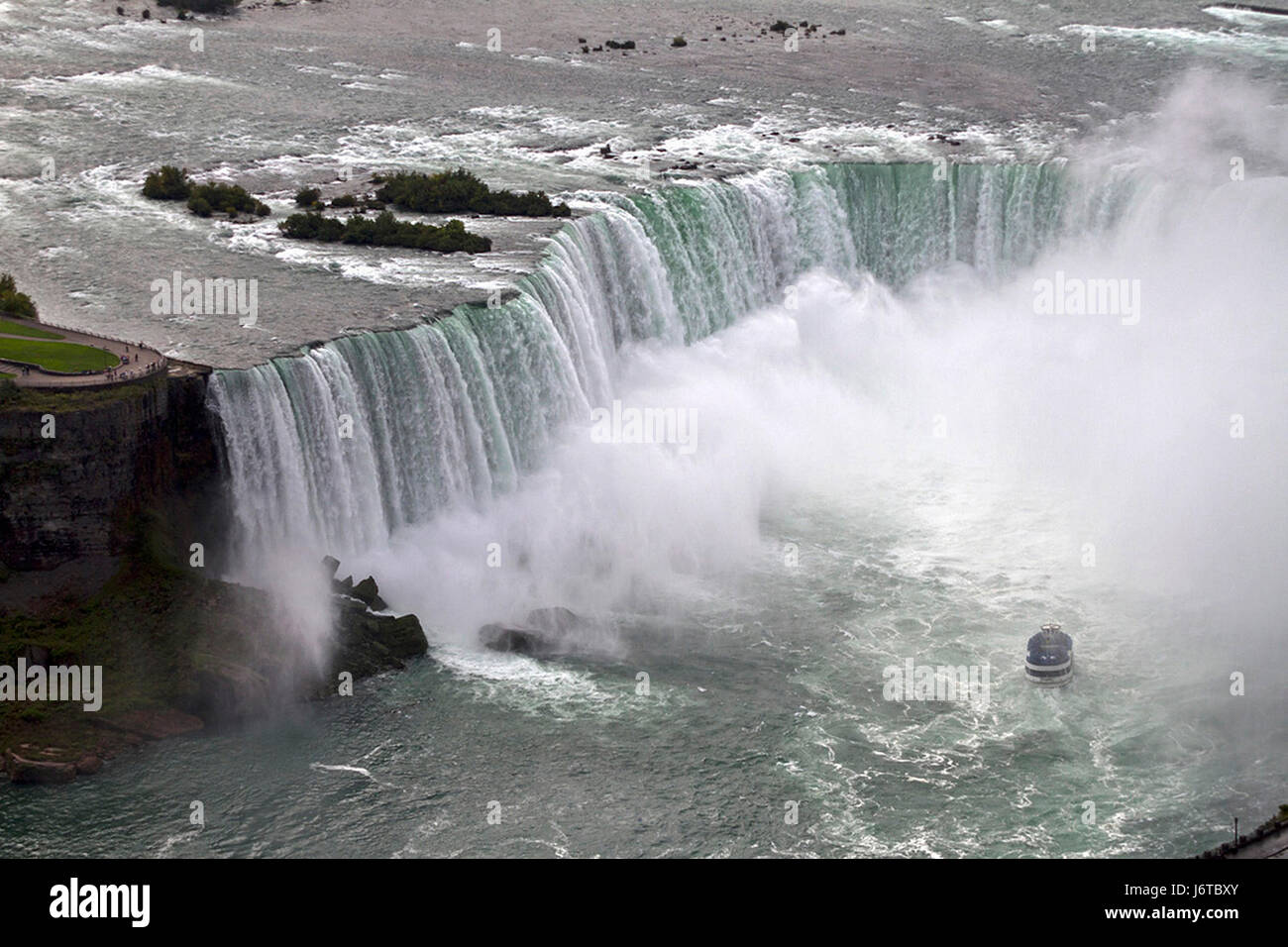 The western United States has many beautiful waterfalls that are within ...
