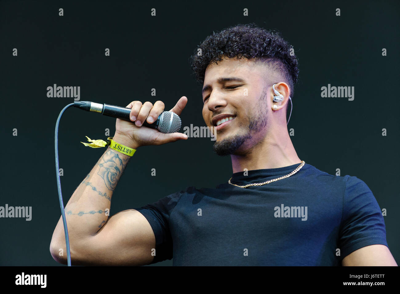 Mic lowry hi-res stock photography and images - Alamy