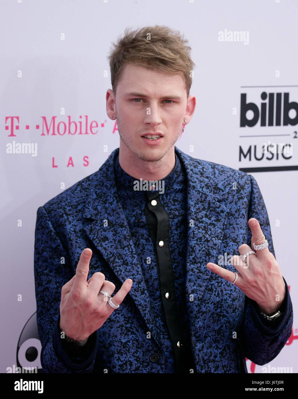 Las Vegas, NV, USA. 21st May, 2017. Machine Gun Kelly at arrivals for ...