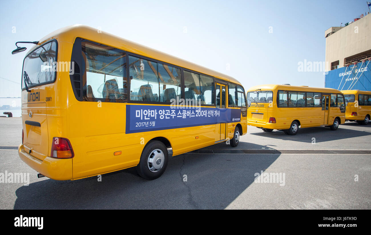 Hyundai County buses to Myanmar Shown are Hyundai Motor Co. County ...