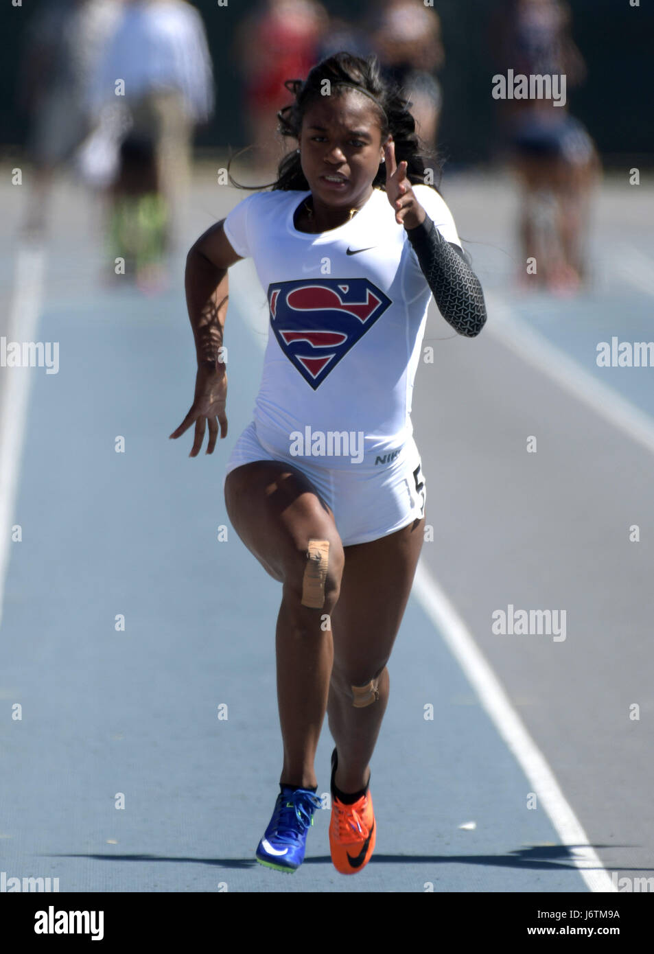 Jasmin Reed of Gardena Serra wins the Division 4 girls 100m in 11.90 ...