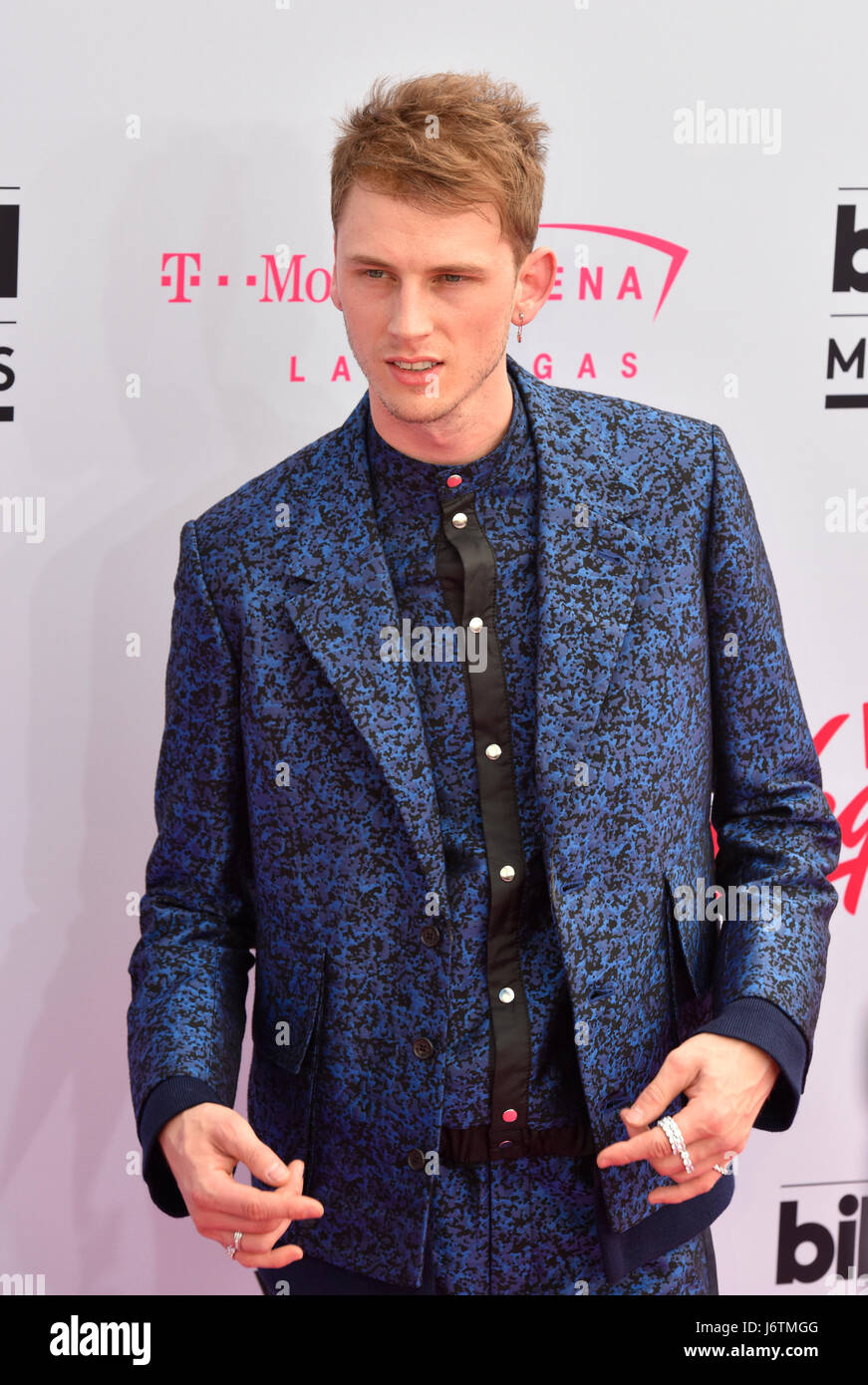 Las Vegas, NV, USA. 21st May, 2017. Machine Gun Kelly arriving to the ...