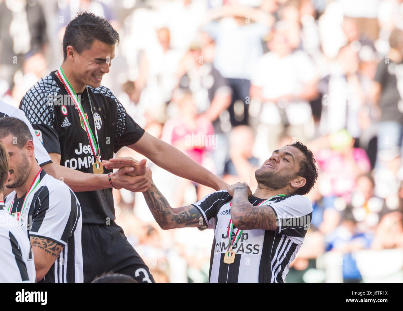 Daniel alves league title hi-res stock photography and images - Alamy