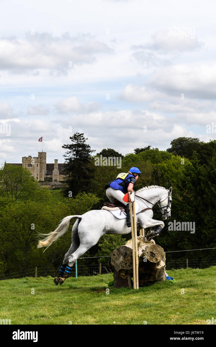Rockingham Castle, Corby, UK. 21st May, 2017. lizzie Doolittlel and her ...