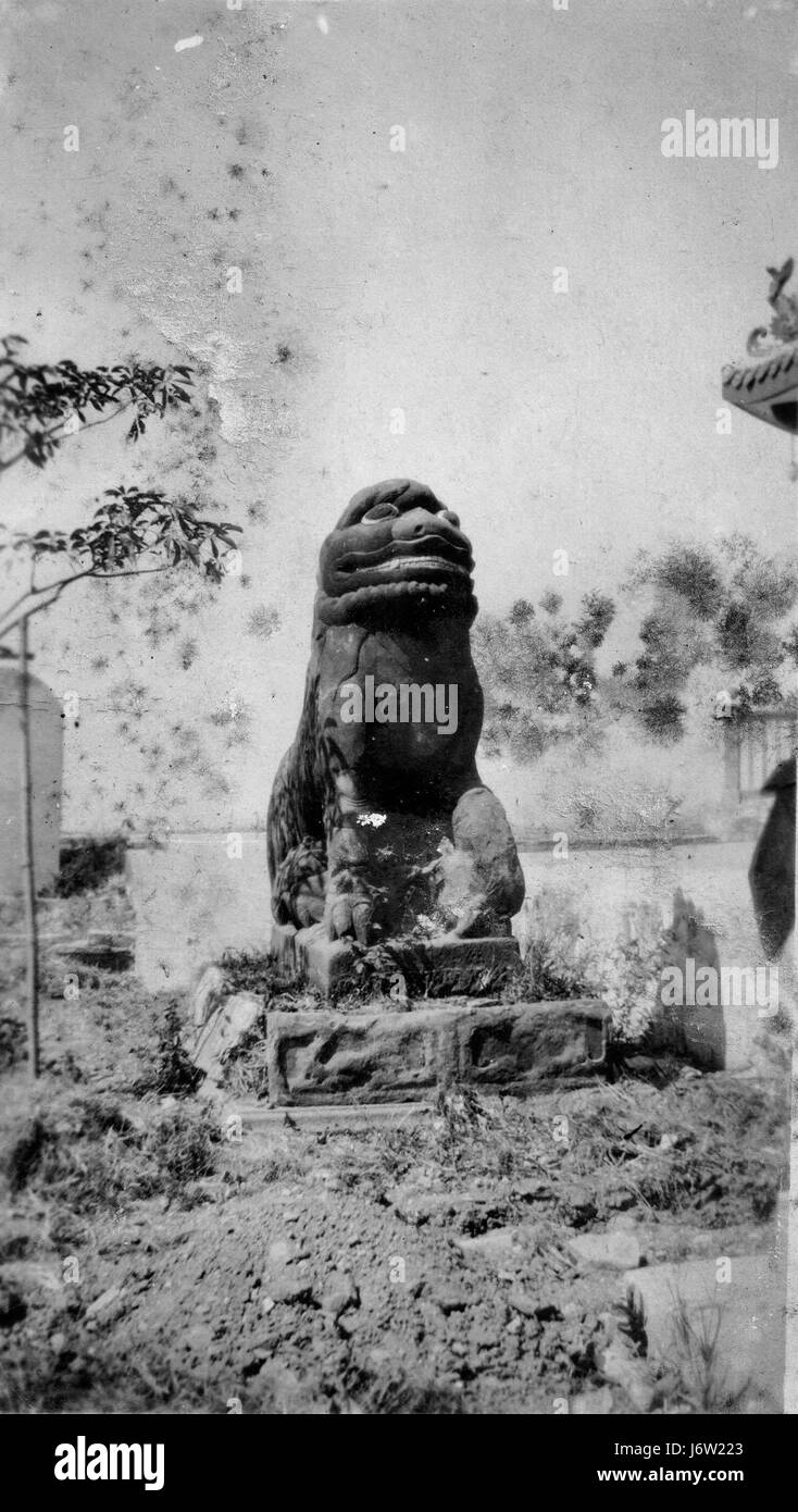 Hong Kong statue Stock Photo - Alamy