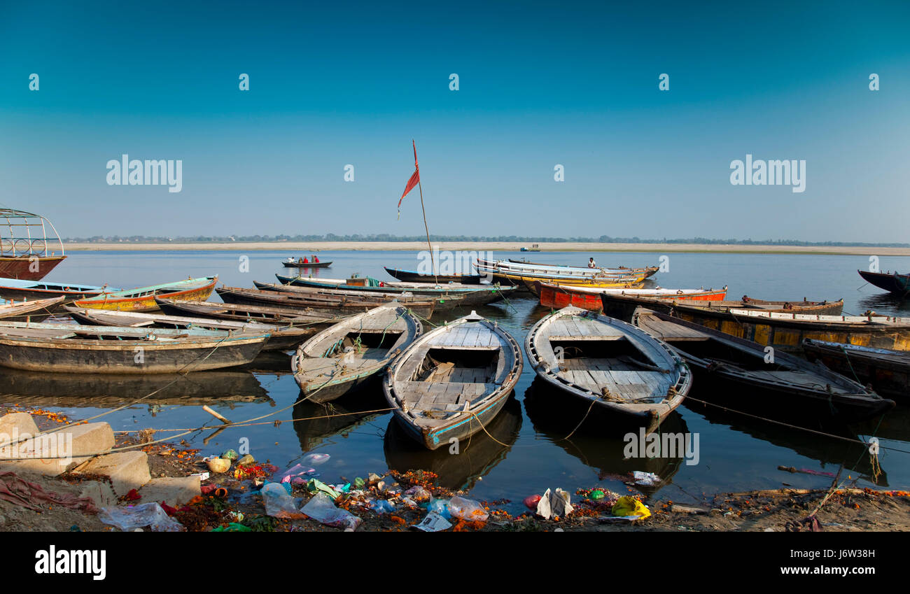 Sacred boats hi-res stock photography and images - Alamy