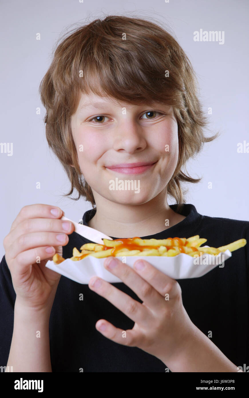 food aliment fastfood young younger child laugh laughs laughing twit ...