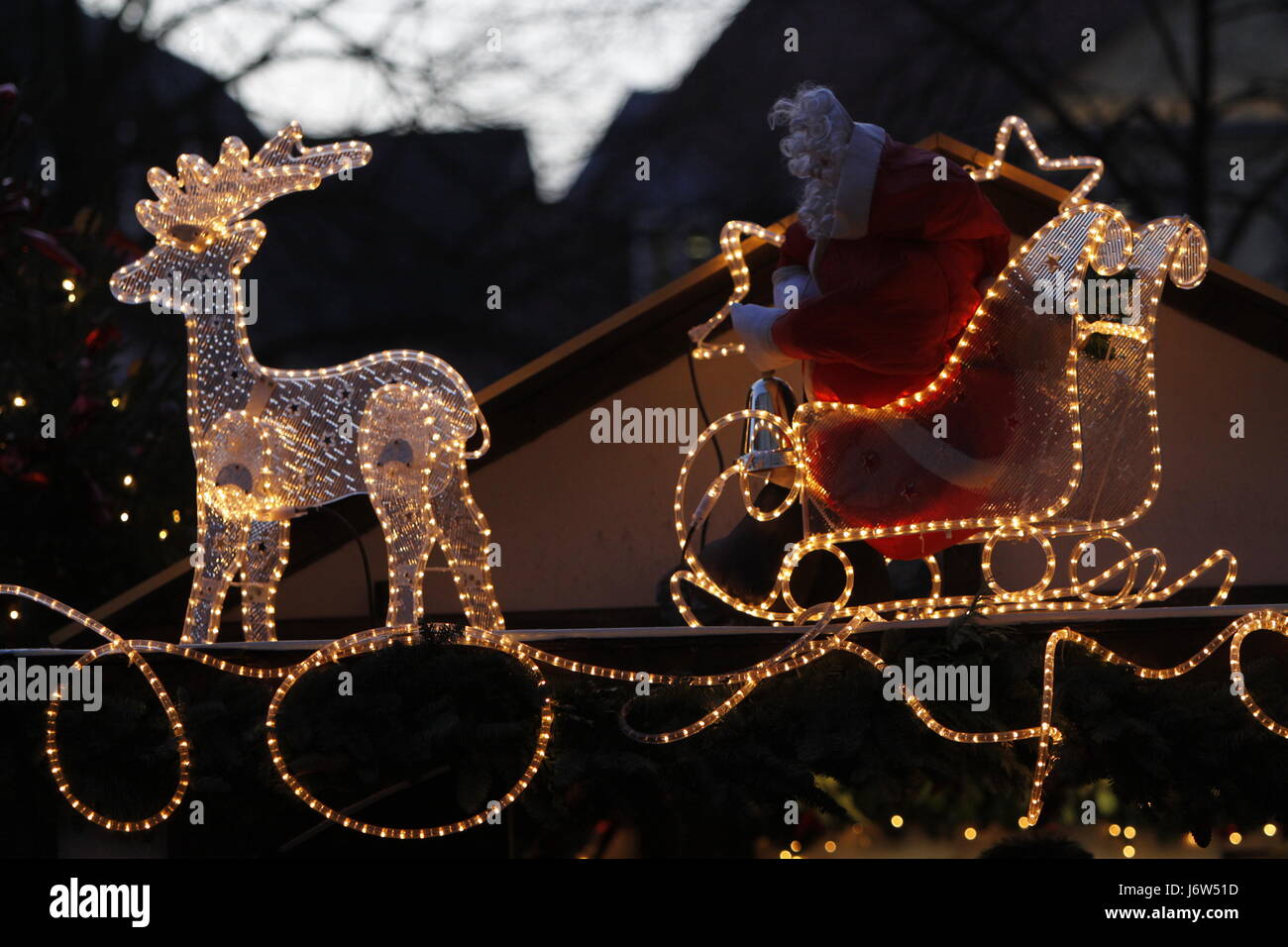 santa claus with reindeer sleigh Stock Photo - Alamy