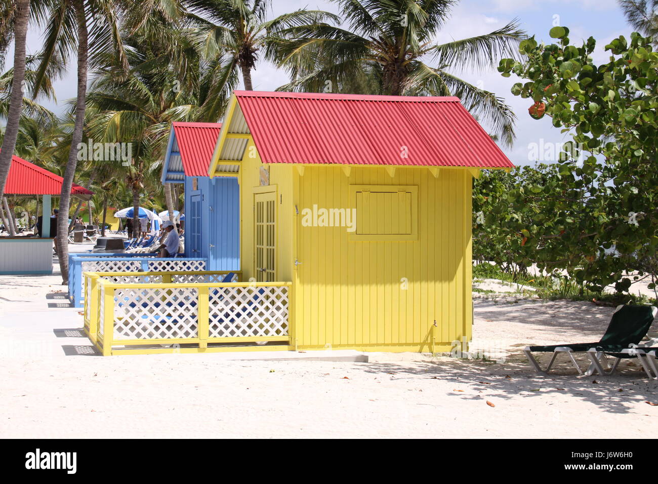 colorful beach huts in the bahamas Stock Photo - Alamy