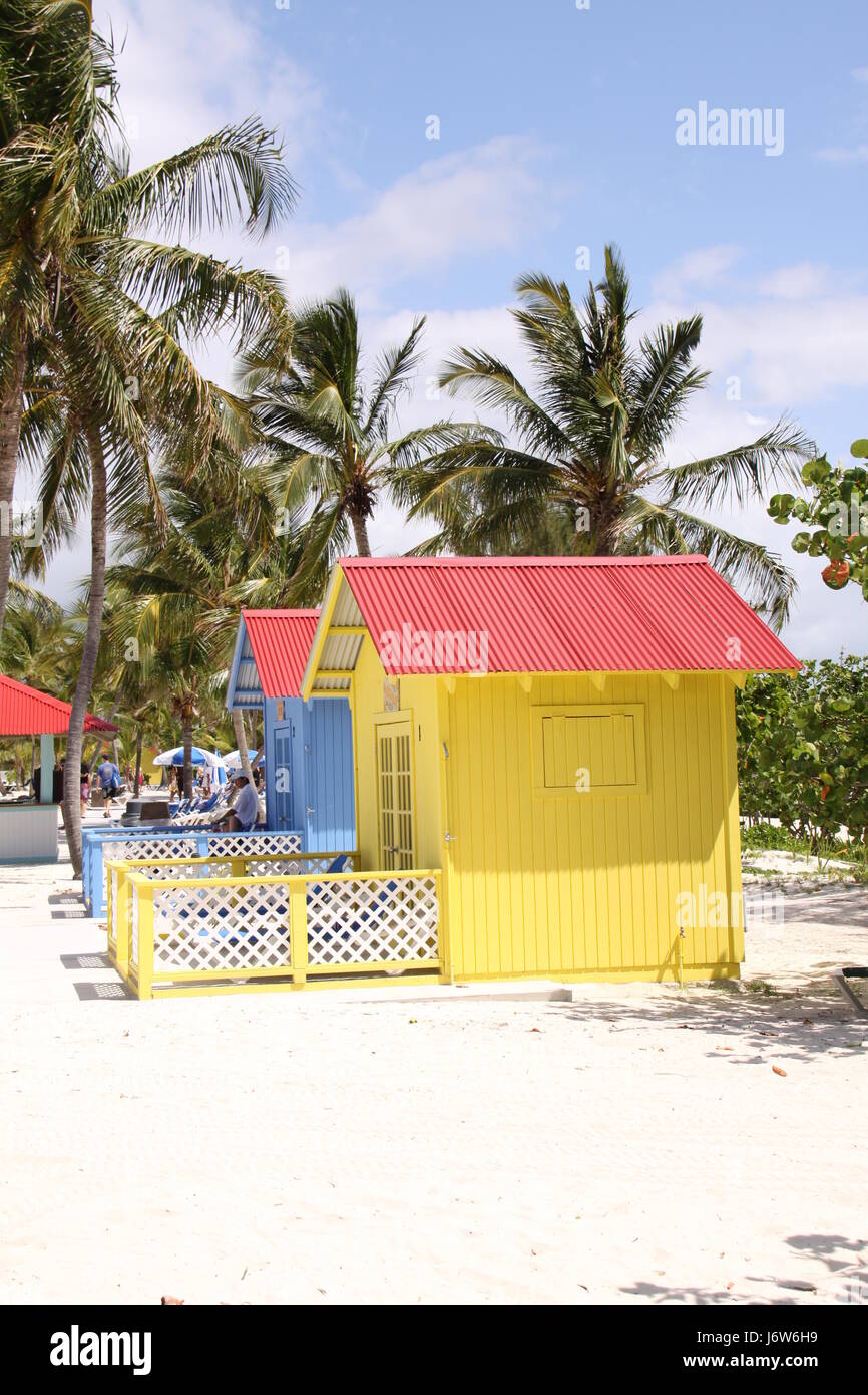 colorful beach huts in the bahamas Stock Photo - Alamy