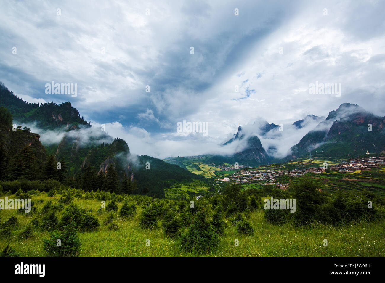 Mountain zhagana gansu province china hi-res stock photography and ...