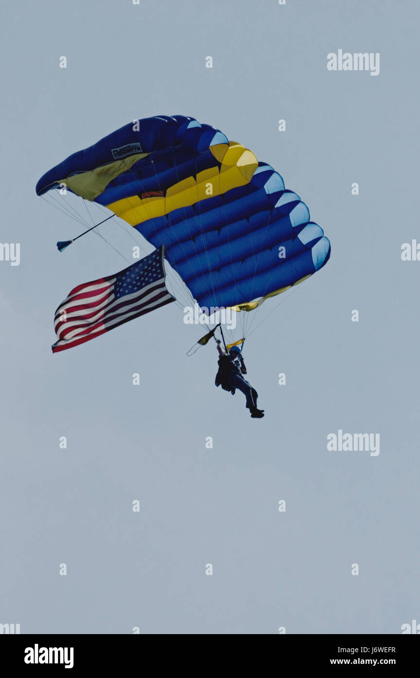 Jump parachute hands hi-res stock photography and images - Alamy