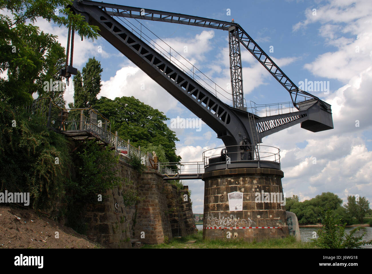 Historic cranes hi-res stock photography and images - Alamy