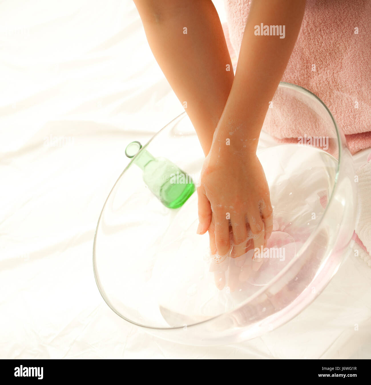 Beautyful female model hands hi-res stock photography and images - Alamy