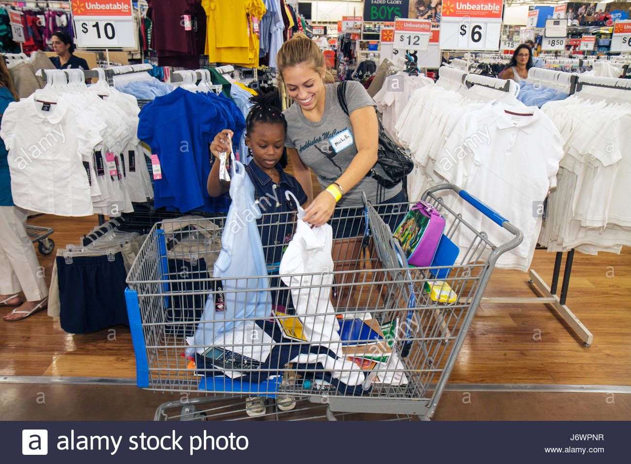 Walmart Workers Stock Photos & Walmart Workers Stock Images - Alamy