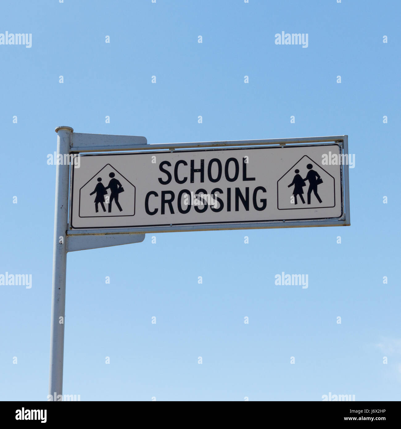 School crossing sign hi-res stock photography and images - Alamy