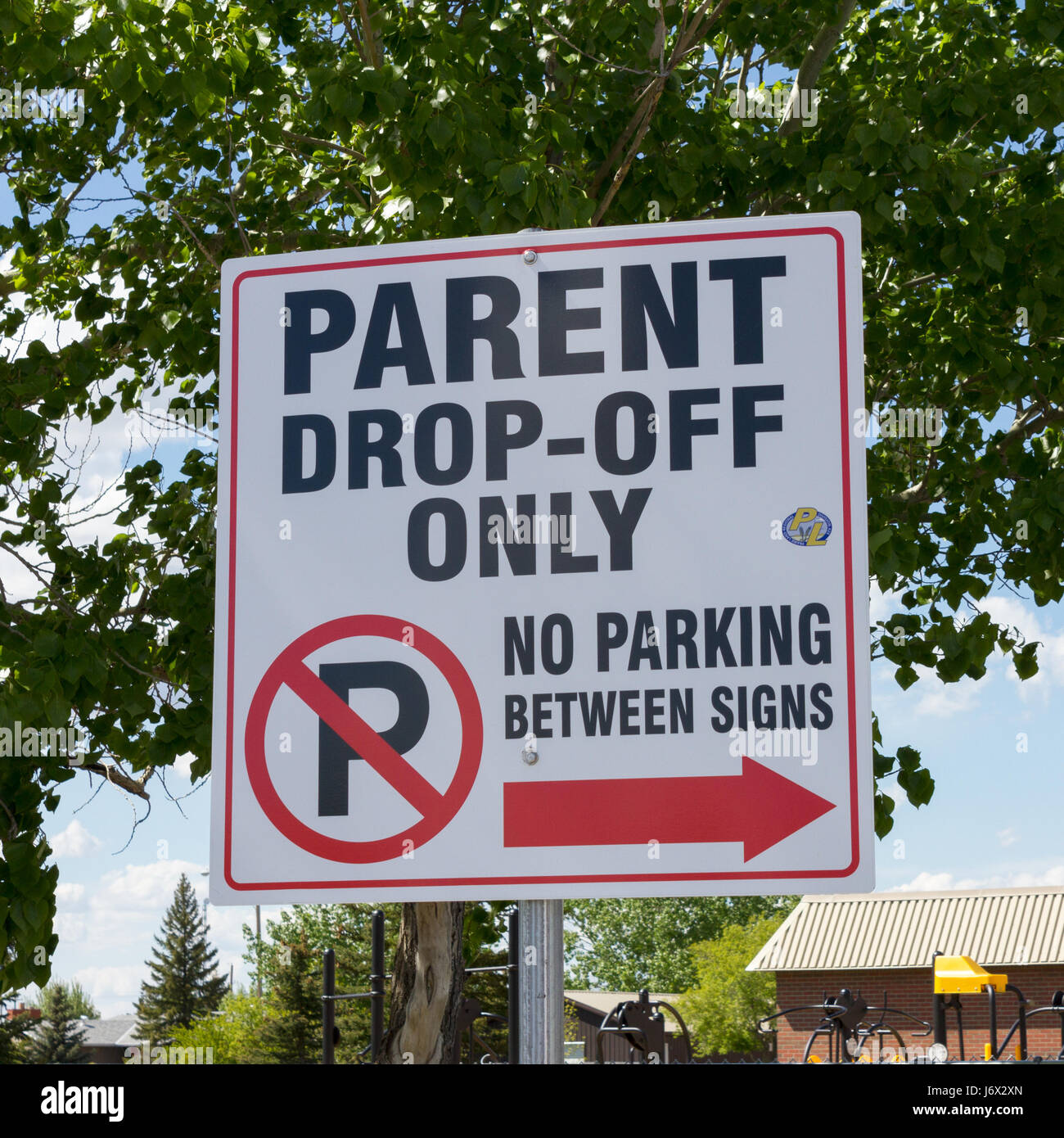 Parent drop off sign hi-res stock photography and images - Alamy