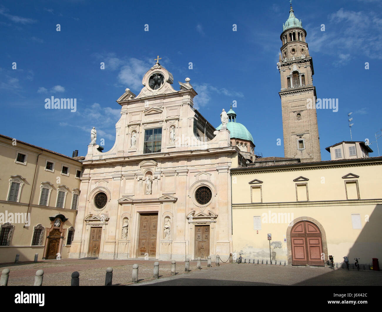 church cathedral italia italy tower church cathedral style of ...