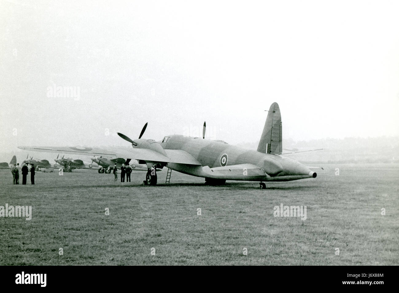 Vickers wellington bomber hi-res stock photography and images - Alamy