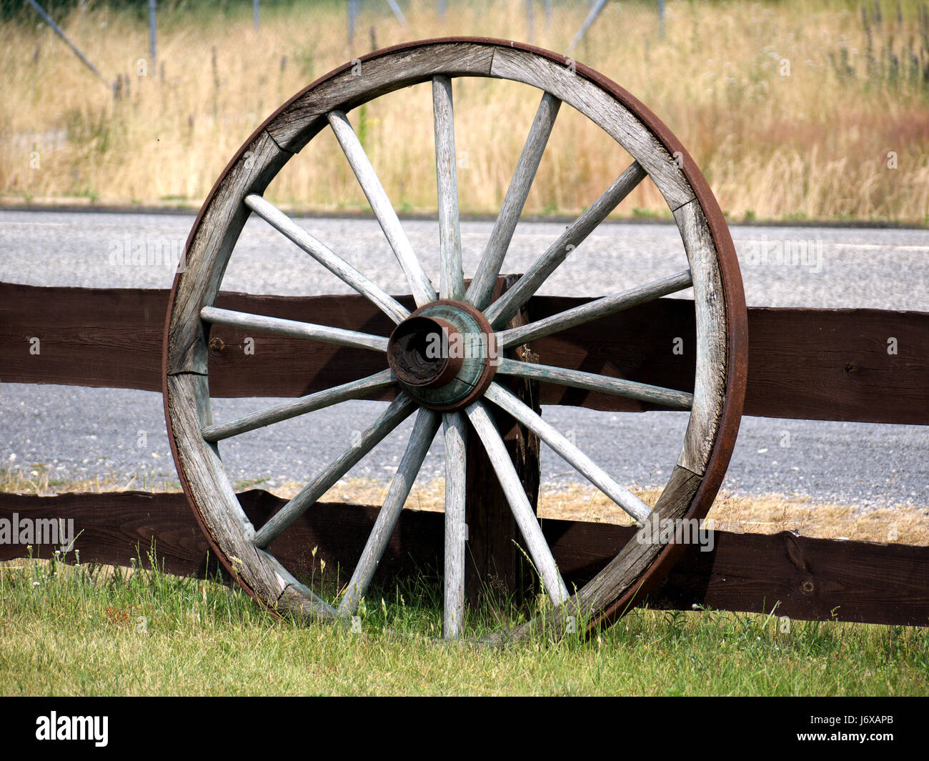 Holzrad hi-res stock photography and images - Alamy