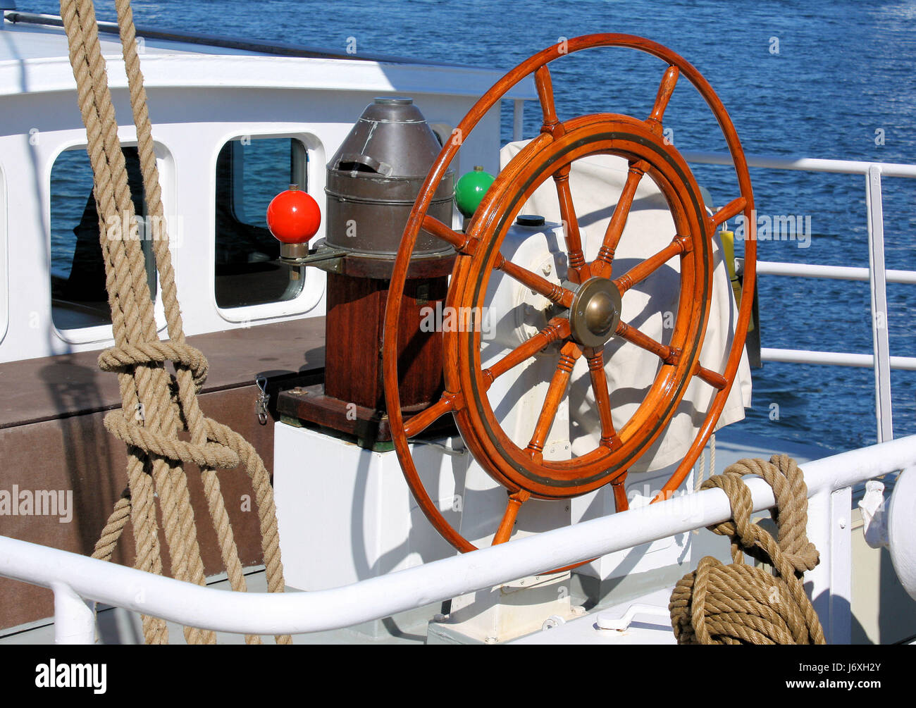 keel oar leash tax wheel steering-wheel steering wheel rudder sailing ...