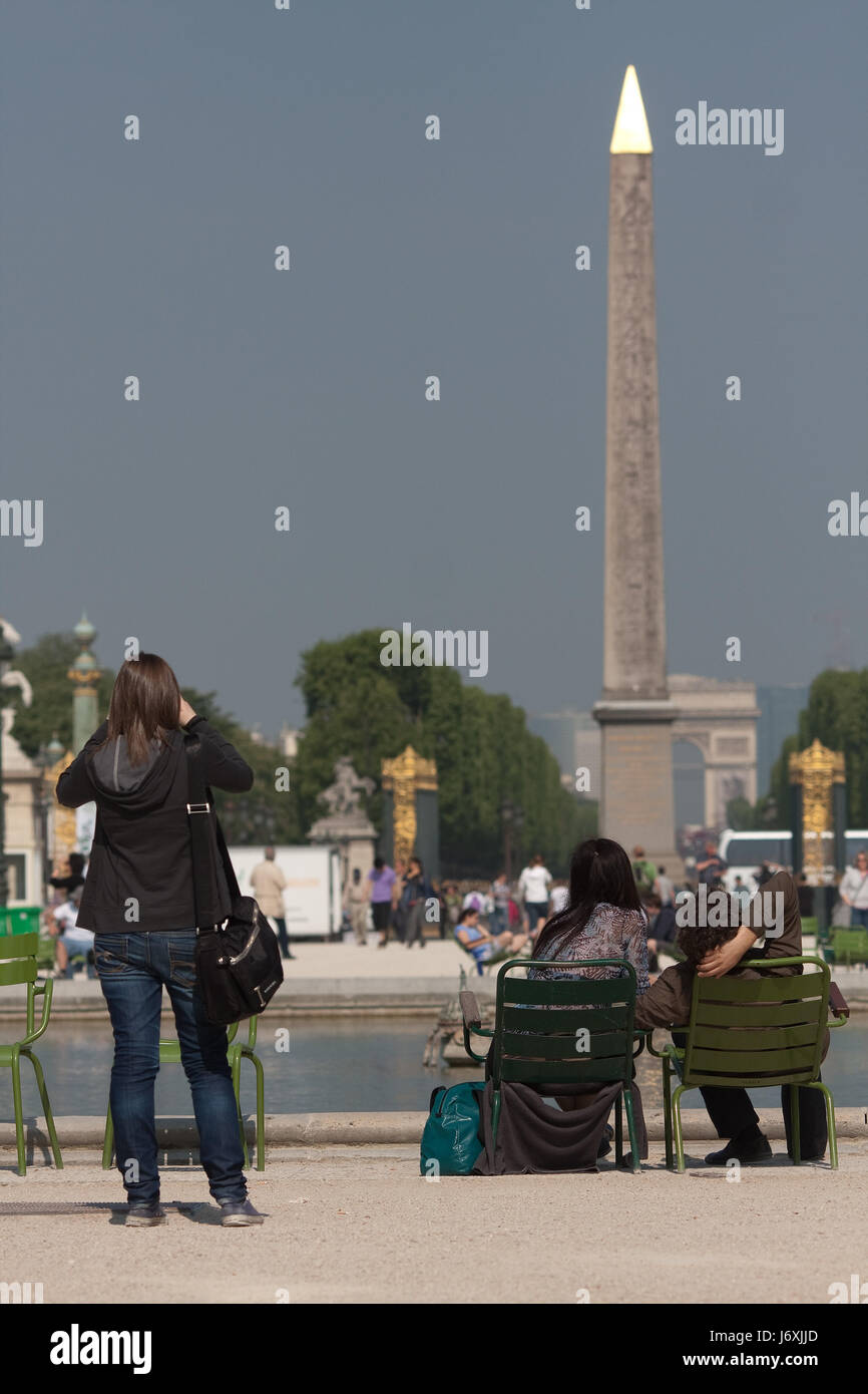 sightseers tourists paris tourist photograph triumphal arch obelisk ...