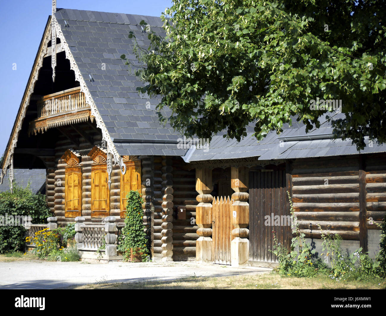 Russian farmhouse hi-res stock photography and images - Alamy